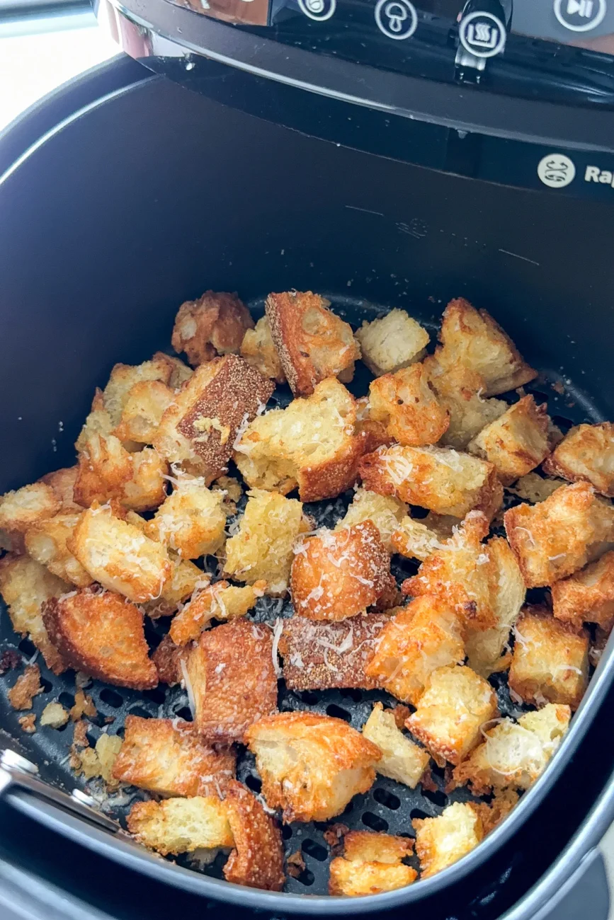 Crispy Garlic Parmesan Croutons - Simple Home Edit